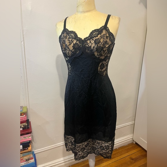 Gossard | Intimates & Sleepwear | Vintage Goddard Artemis Black Floral ...